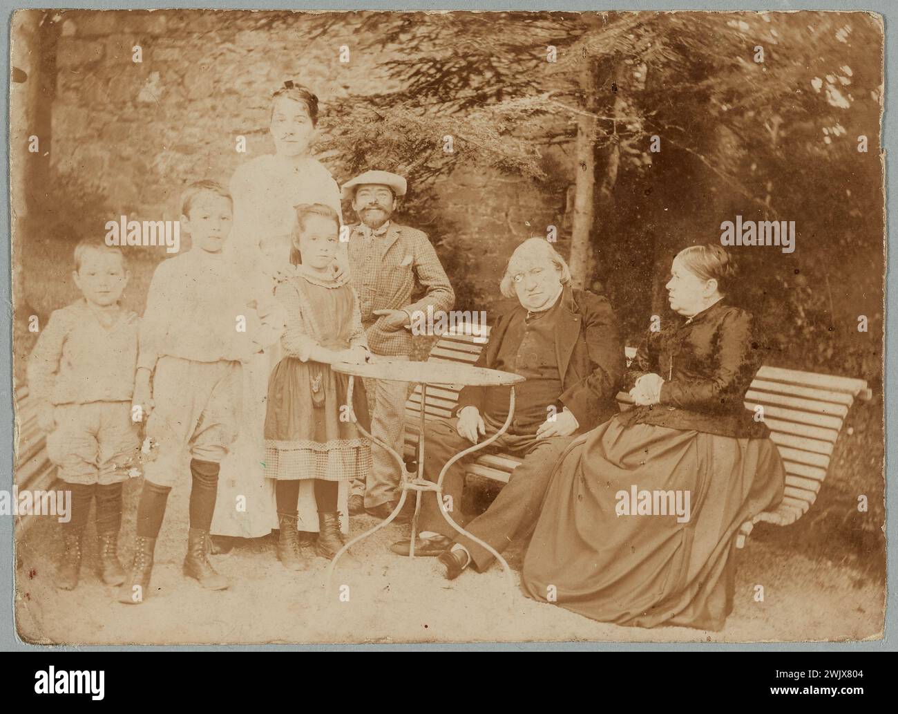 Mulnier, Ferdinand (n.1817 - D.1891), Ernest Renan with the family in ...