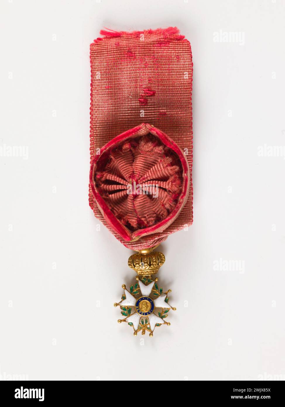 Reduction of the Cross of Officer of the Legion of Honor by Victor Hugo ...
