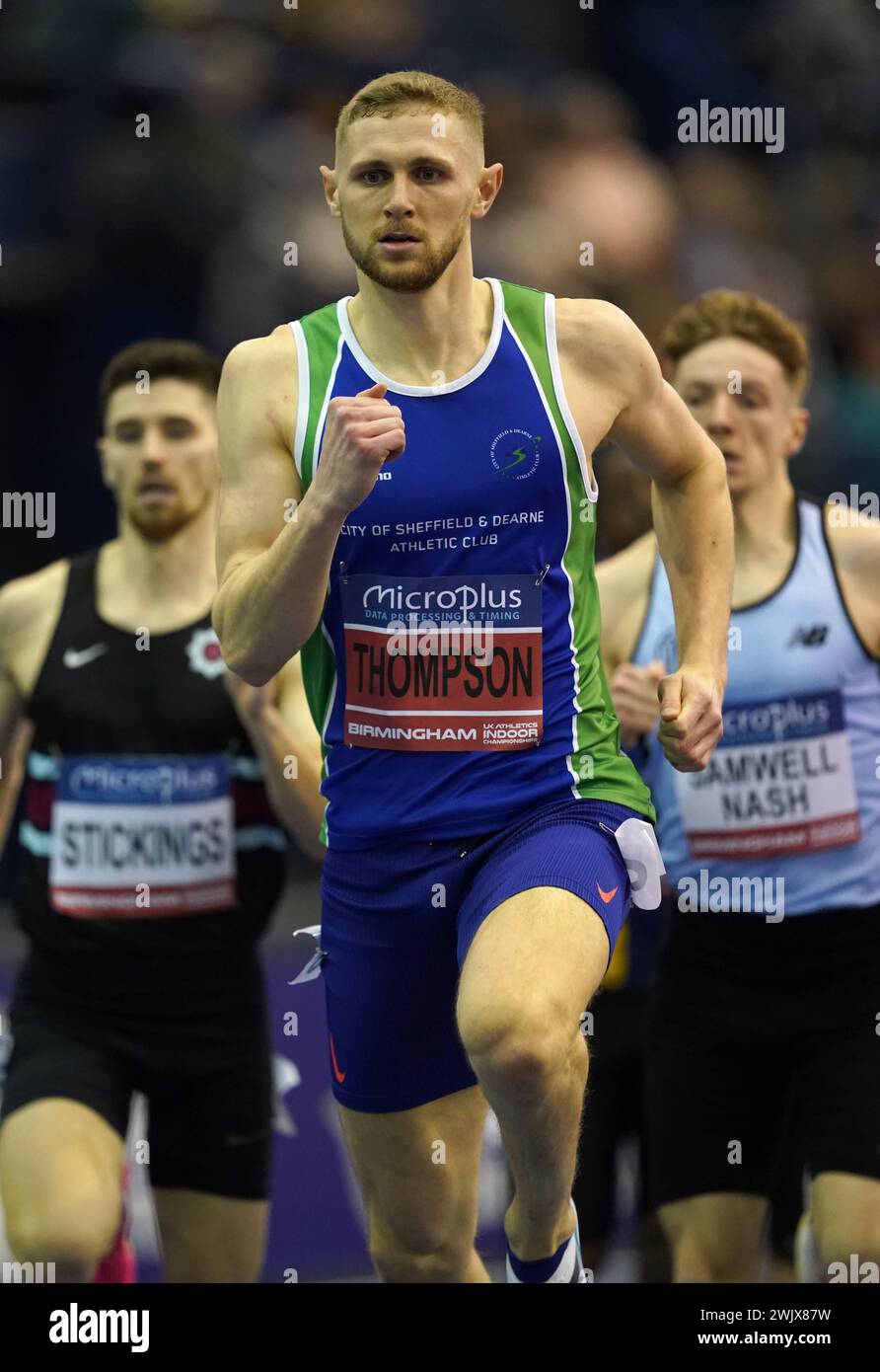 Lee Thompson on his way to winning the 400 m - Men Heat 4 during day ...