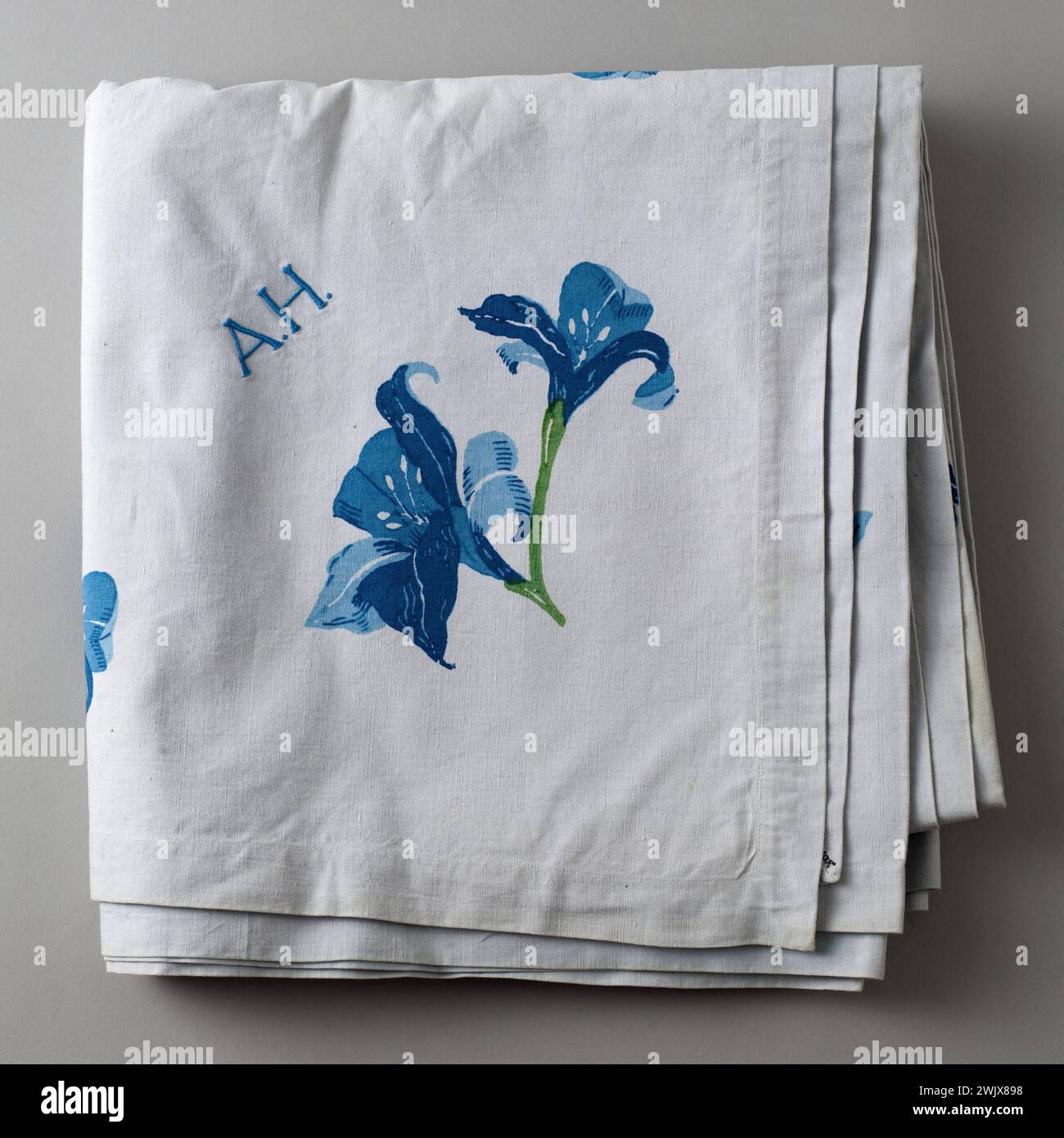 War 1939-1945. Tablecloth with flowers and initials Ah. General Leclerc ...