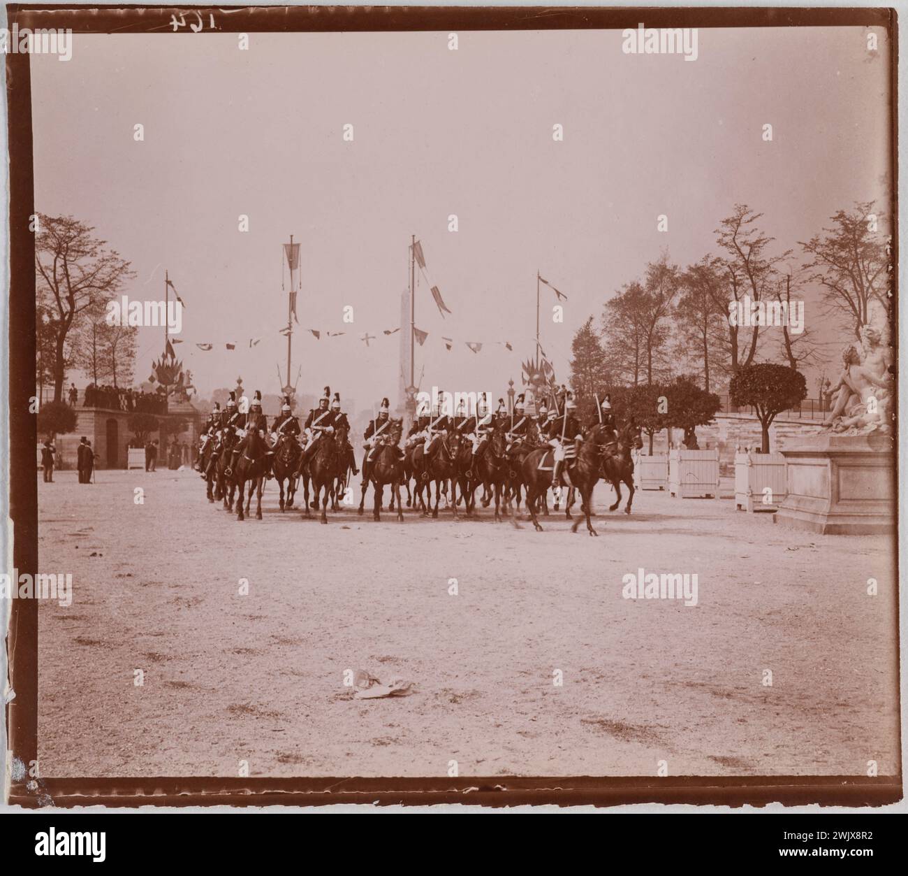 Universal Exhibition of 1900. "Parade of the Cavaliers de la Garde ...
