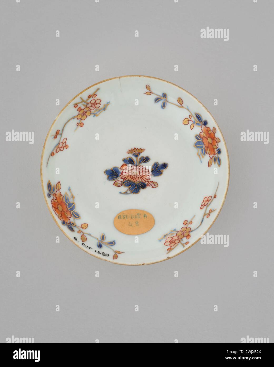 Arita (Ceramic Production Center), bowl cover with Imari decor (common ...