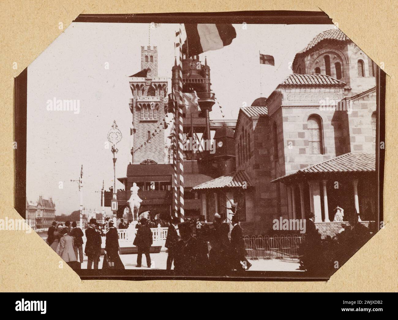 Anonymous. Album of the 1900 Universal Exhibition. Quai des Nations ...