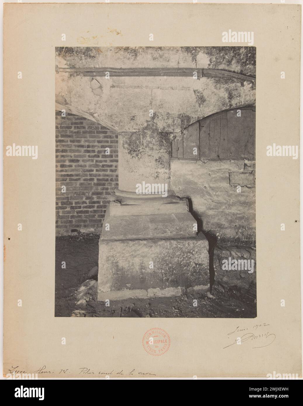 Henri IV high school, round pillar of the cellar. Paris (5th arr ...