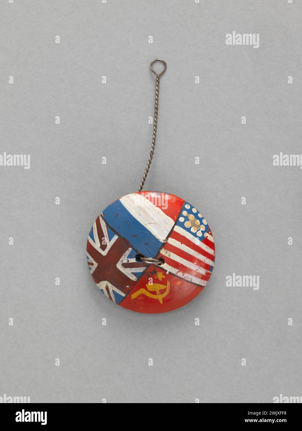 Anonymous, pin/badge in the colors of the Allies (attributed title ...