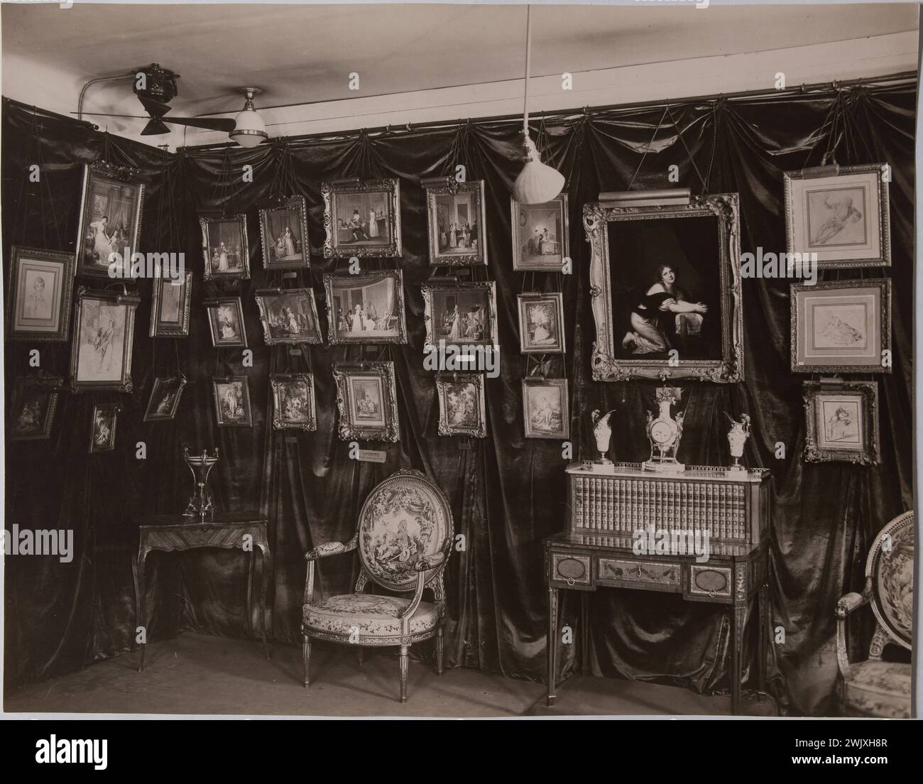 Exposure ? La Samaritaine de Luxe October 1927. Anonymous photography ...