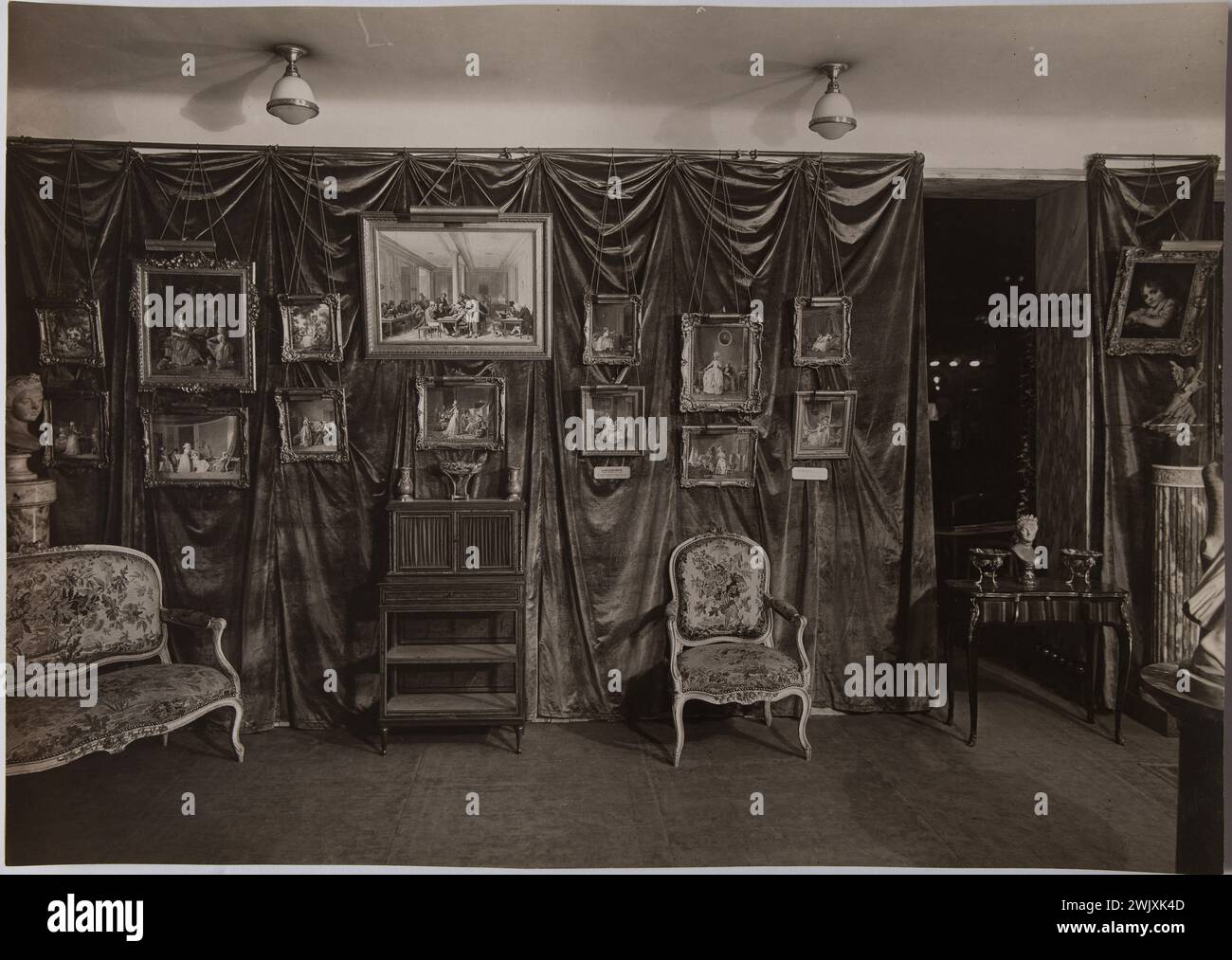 Exposure ? The Samaritaine in Luxury in January 1926. Anonymous ...