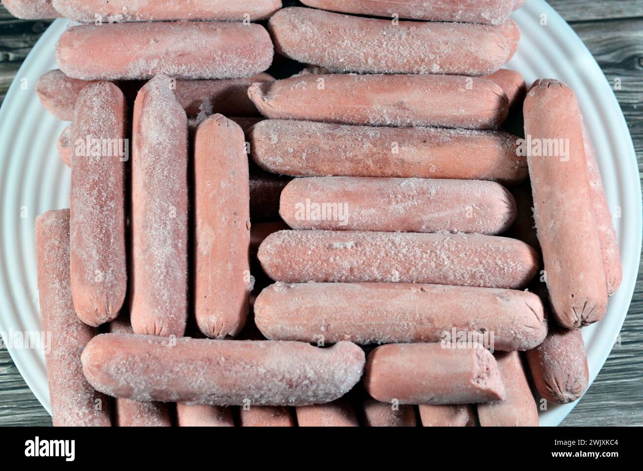 Frozen hot dog, dish consisting of a grilled, steamed, or boiled ...