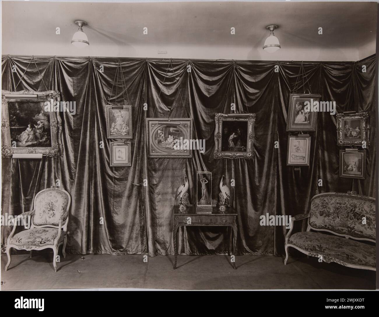 Exposure ? The Samaritaine in Luxury in January 1926. Anonymous ...