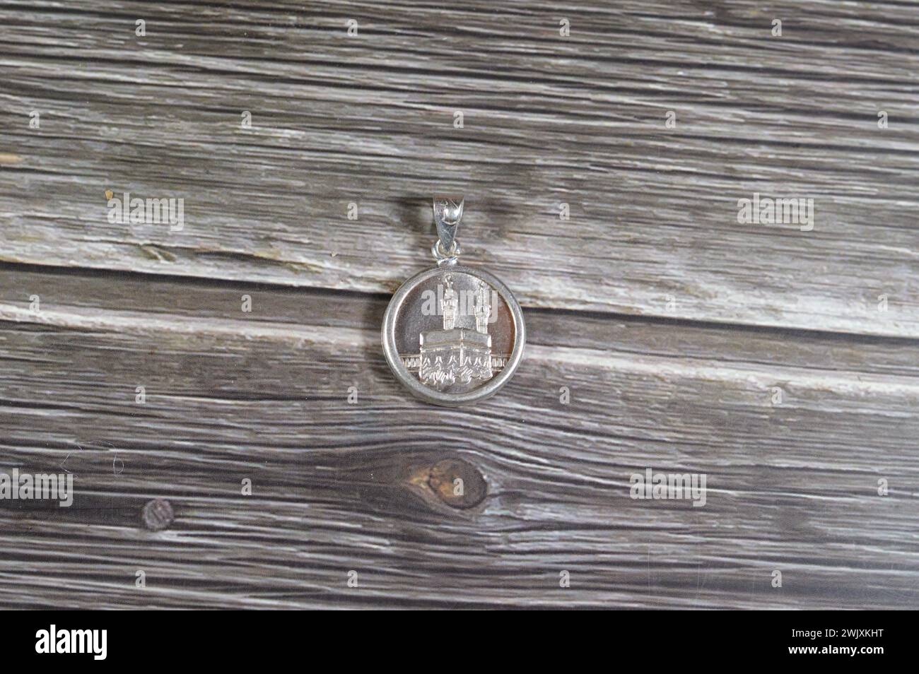 Islamic pound coin of pure precious silver metal 8 grams 999 features ...