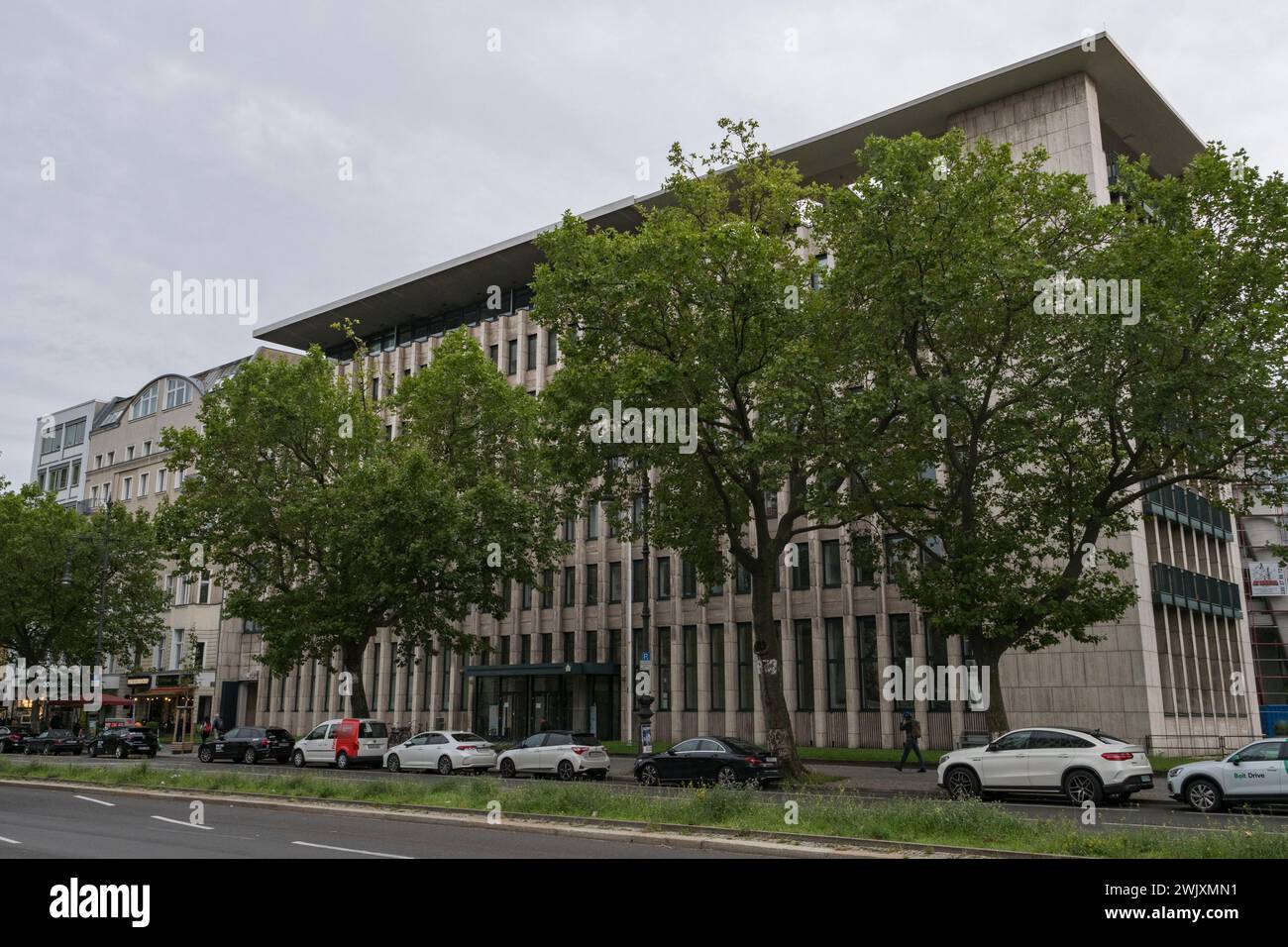 Central facility for modern languages hi-res stock photography and ...
