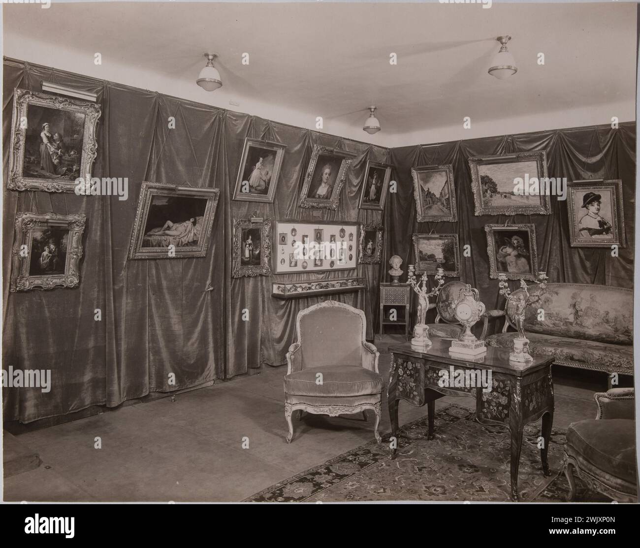 Exposure ? The Samaritan luxury in the spring of 1926. Anonymous ...