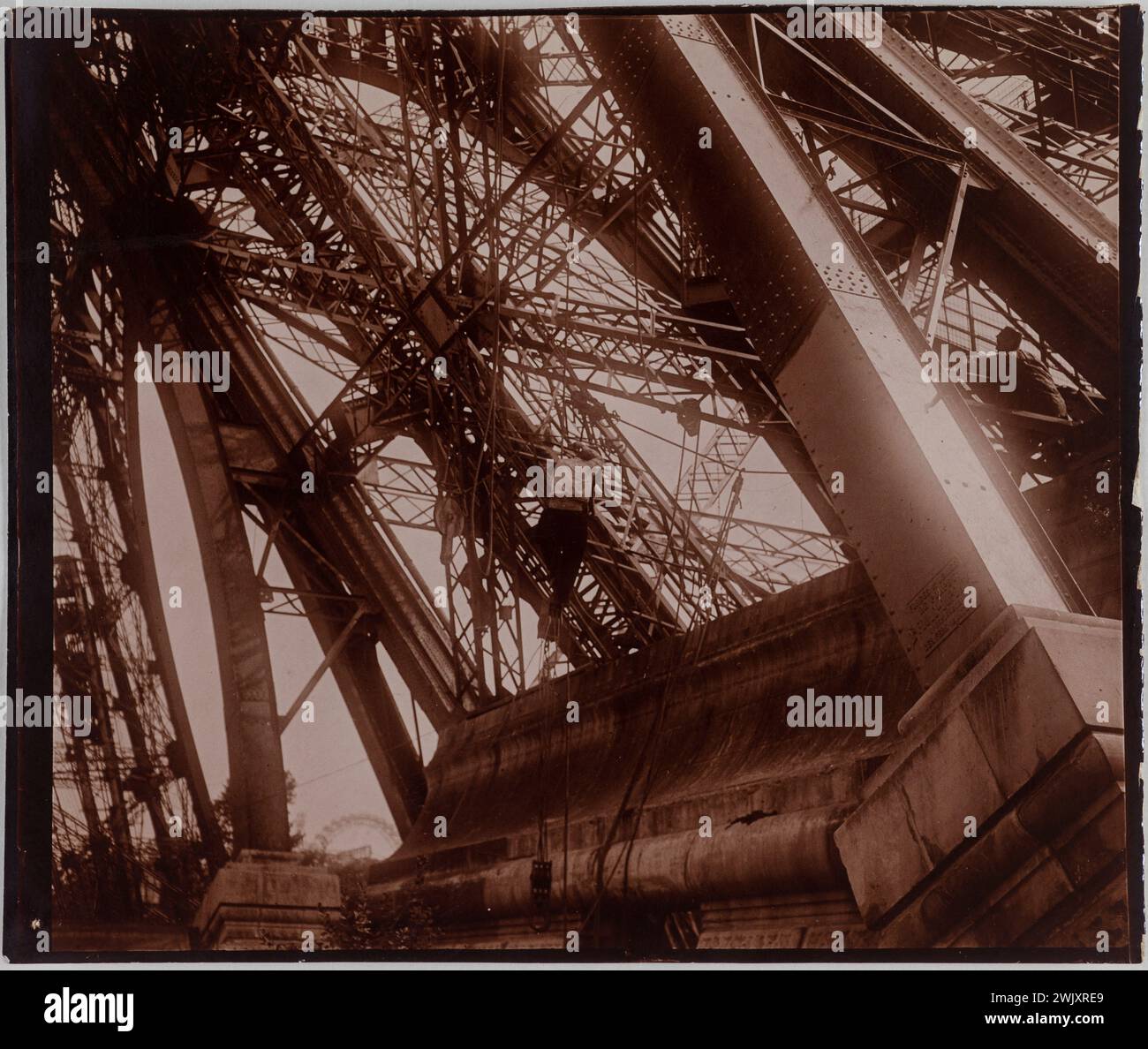 Detail of the Eiffel Tower, Paris (VIIth arr.) "Photo club de Paris ...