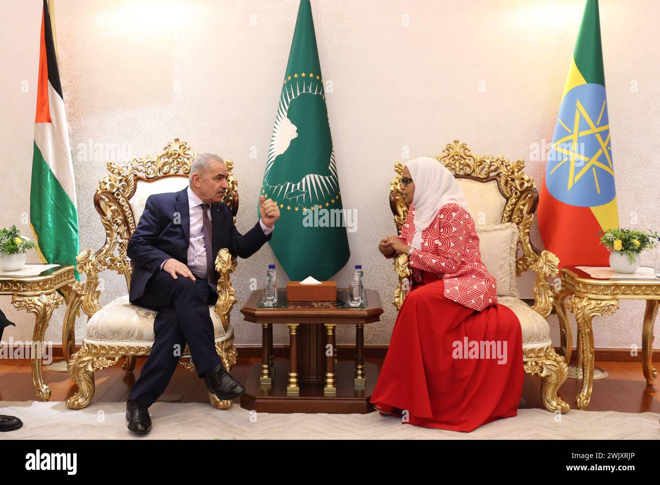 Palestinian Prime Minister Muhammad Shtayyeh meets Tunisian Prime ...