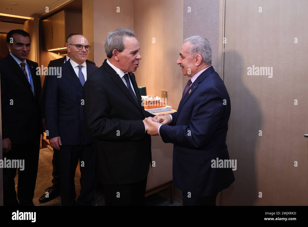 Palestinian Prime Minister Muhammad Shtayyeh meets Tunisian Prime ...