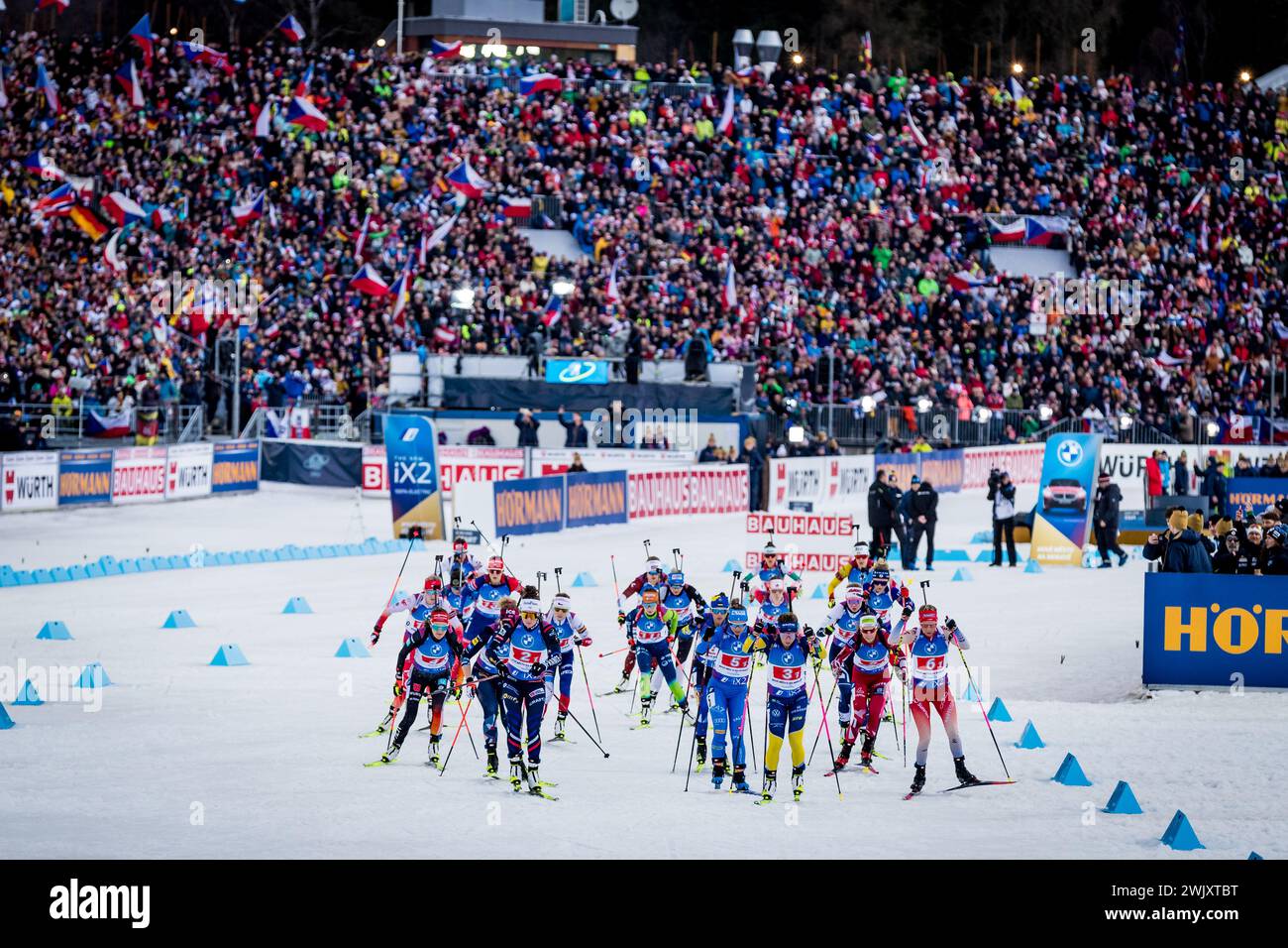 Start of Women's 4x6 km relay race during the Biathlon World ...