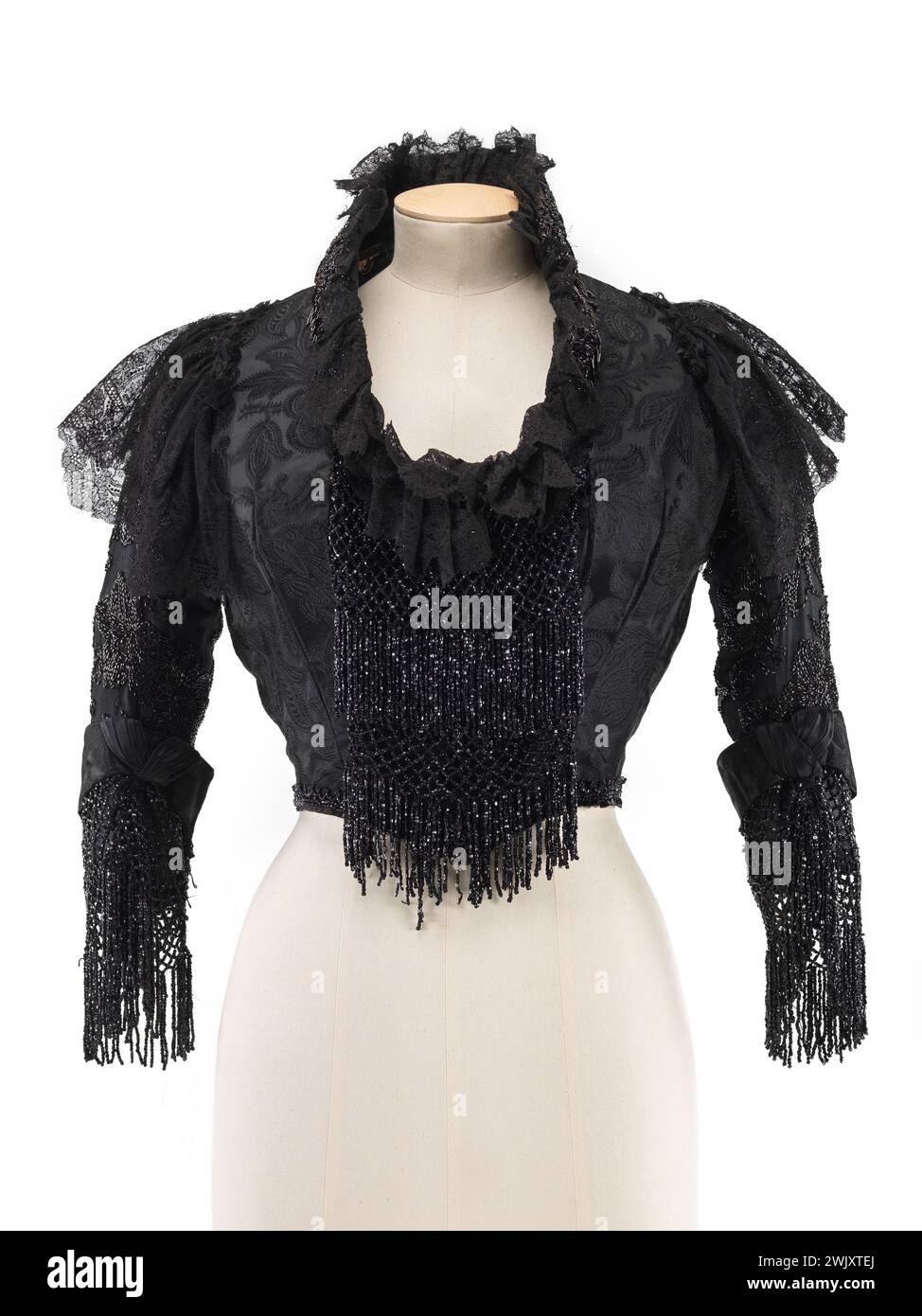 Emile Pingat, 1895. Silk satin shaped, tulle. Embroidery of pearls and ...