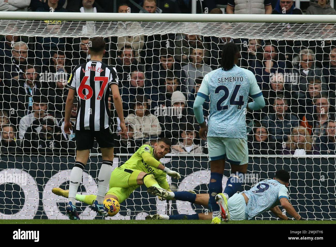 Newcastle United Goalkeeper Martin Dúbravka saves from Bournemouth's ...