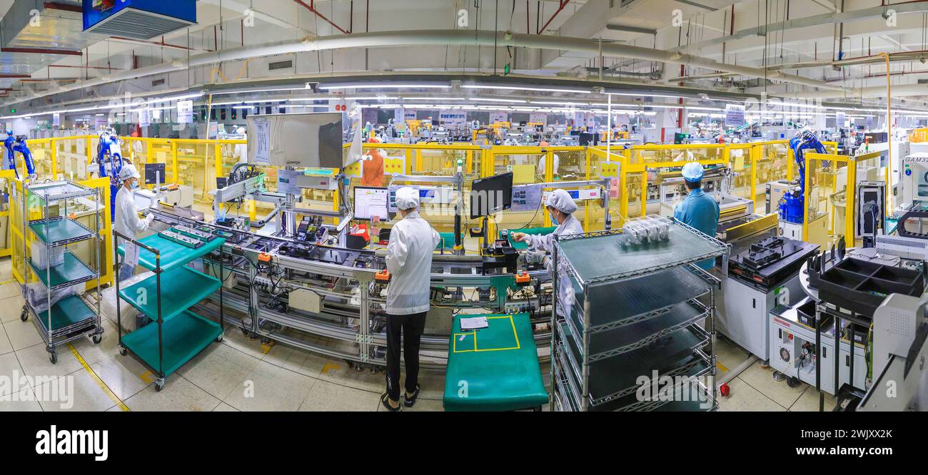 (240217) -- GUANGZHOU, Feb. 17, 2024 (Xinhua) -- This panoramic photo ...