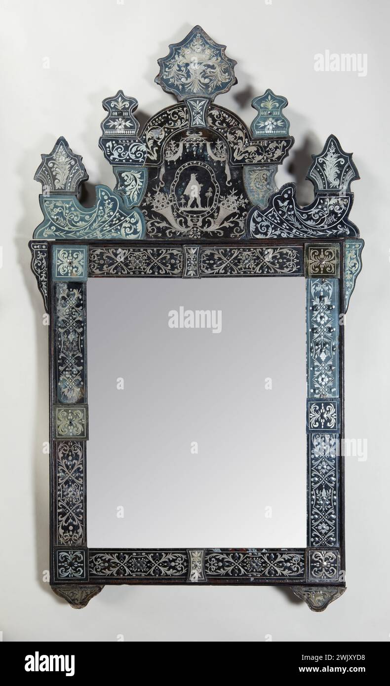 Venice ice cream having belonged to Victor Hugo (dummy title). Glass ...