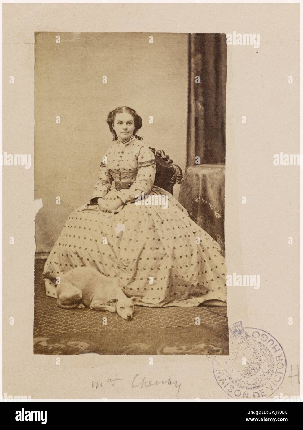 Julie Chenay in Hauteville House ". Anonymous photography. Draw on ...