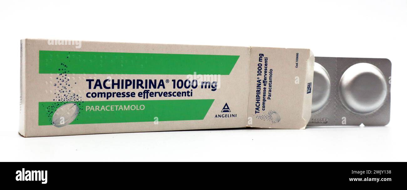 Box of TACHIPIRINA Effervescent Tablets. Tachipirina contains ...