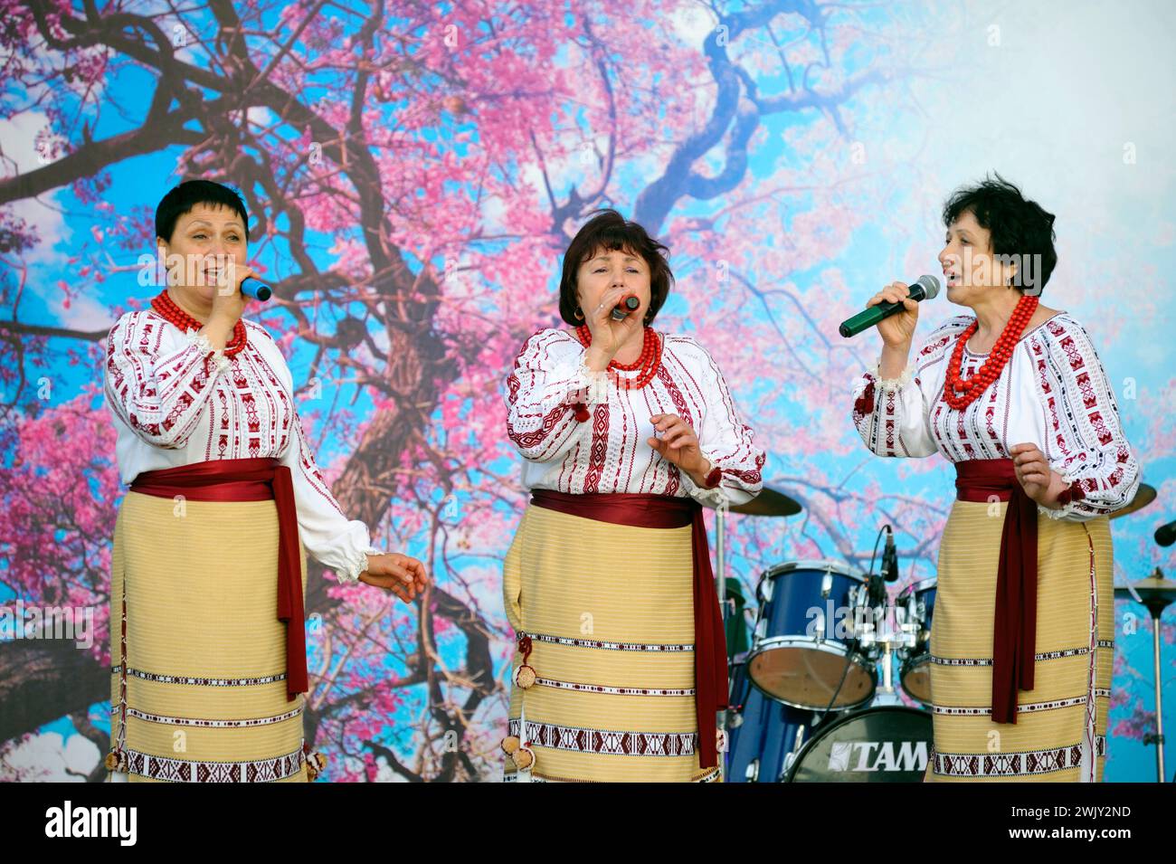 Ukrainian singers hi-res stock photography and images - Alamy