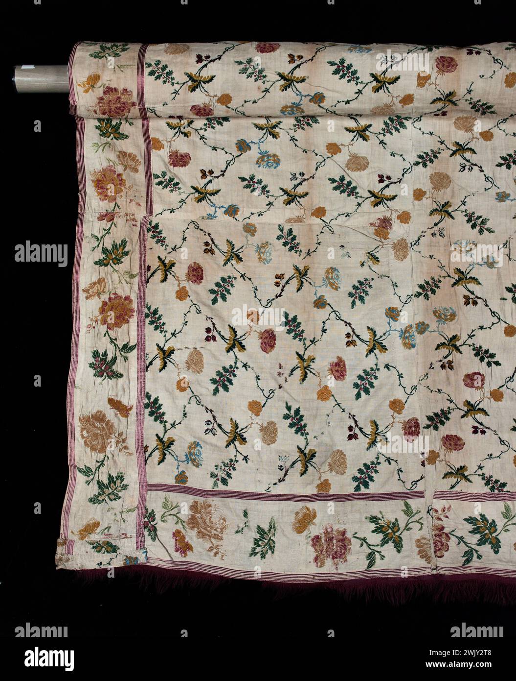 Bed curtain? Linen and cotton canvas, embroidery in the past ...