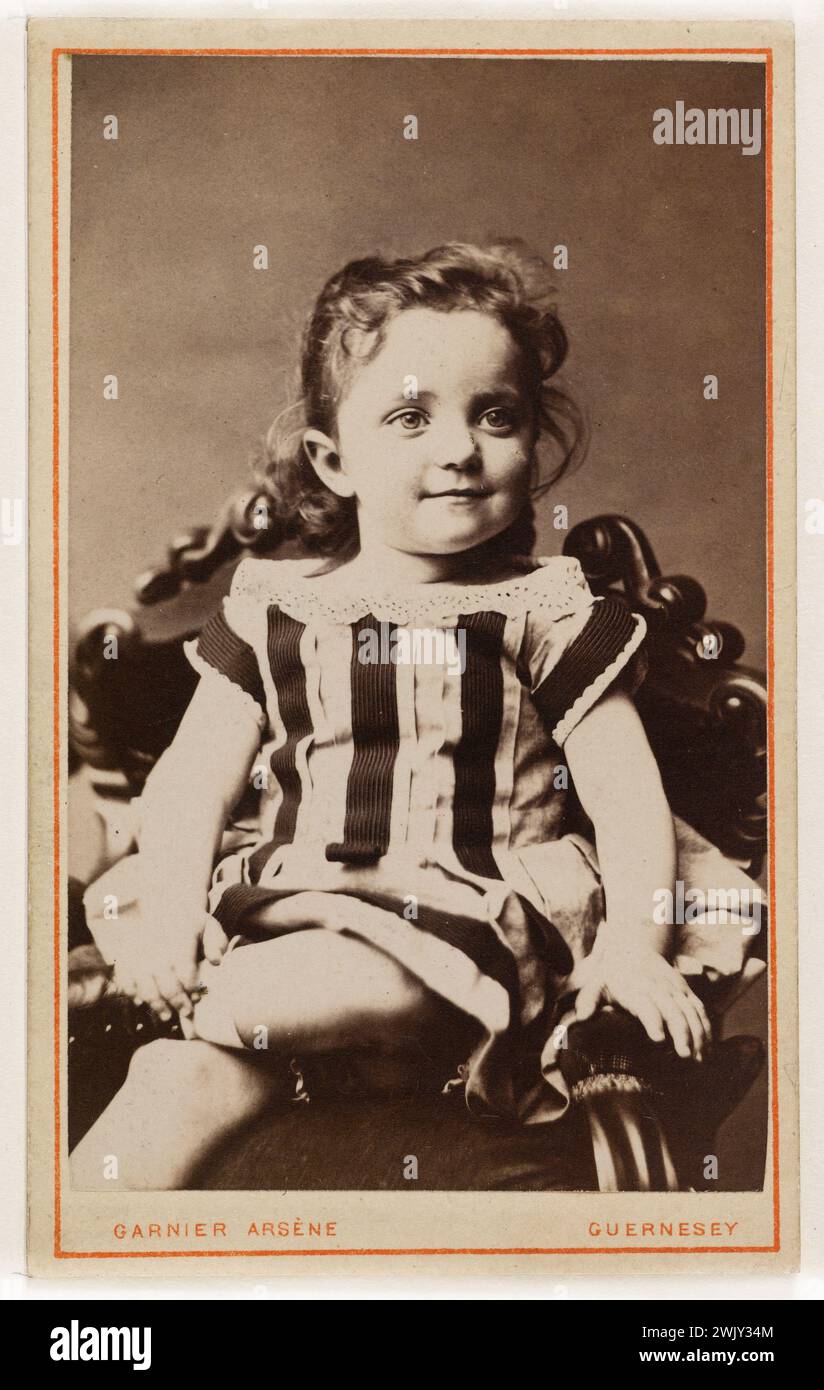 Enfant portrait hi-res stock photography and images - Alamy