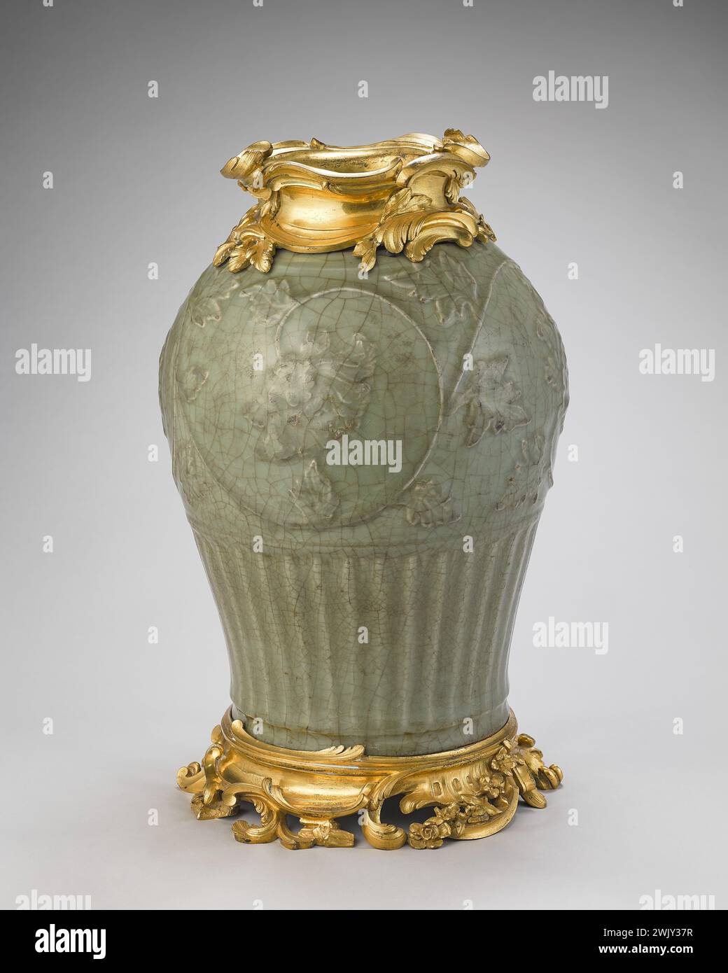 Anonymous, green celadon vase and bronze frame (common name), 1701 ...