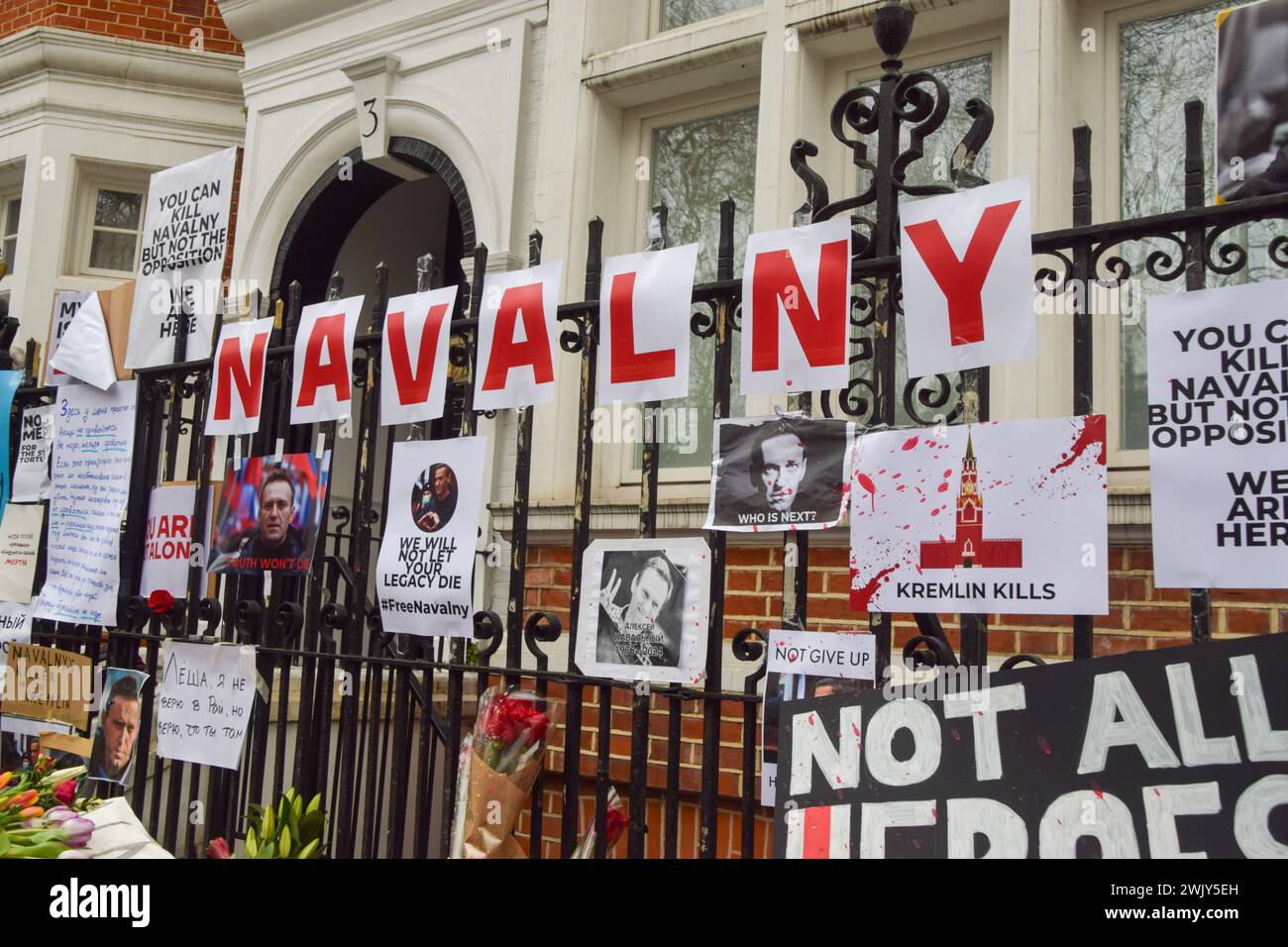London, England, UK. 17th Feb, 2024. Supporters of Alexei Navalny ...