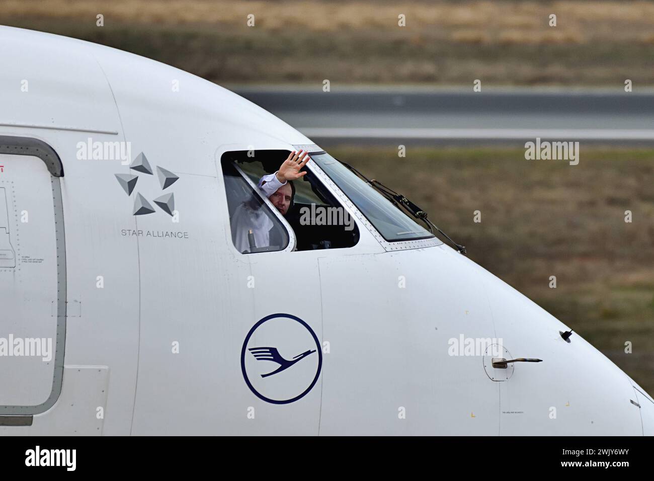17.2.2024 Lufthansa Pilot Jet der Lufthansa am Frankfurter Flughafen ...