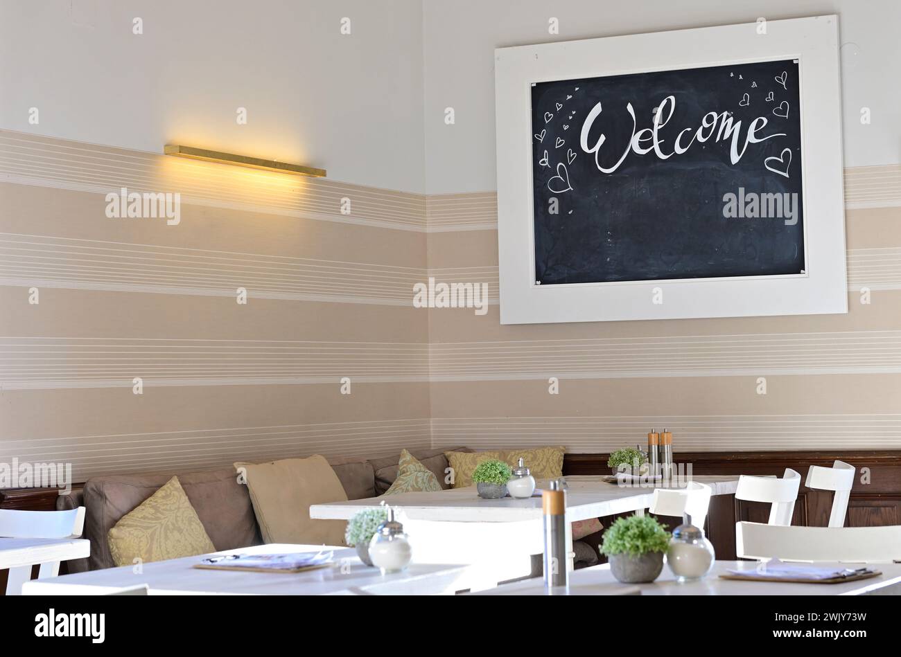 Welcome board hi-res stock photography and images - Alamy