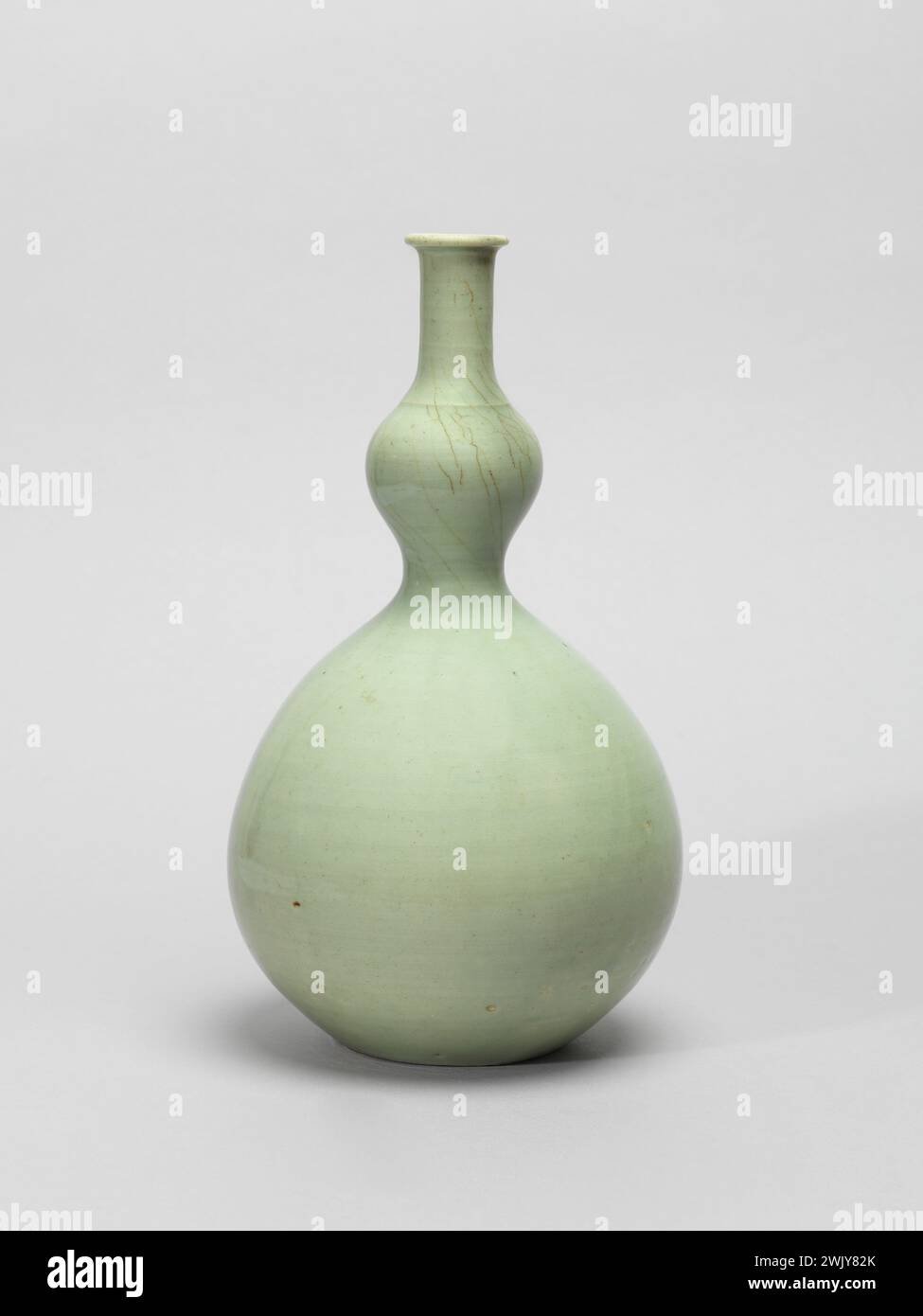 Gourd vessel ancient hi-res stock photography and images - Alamy