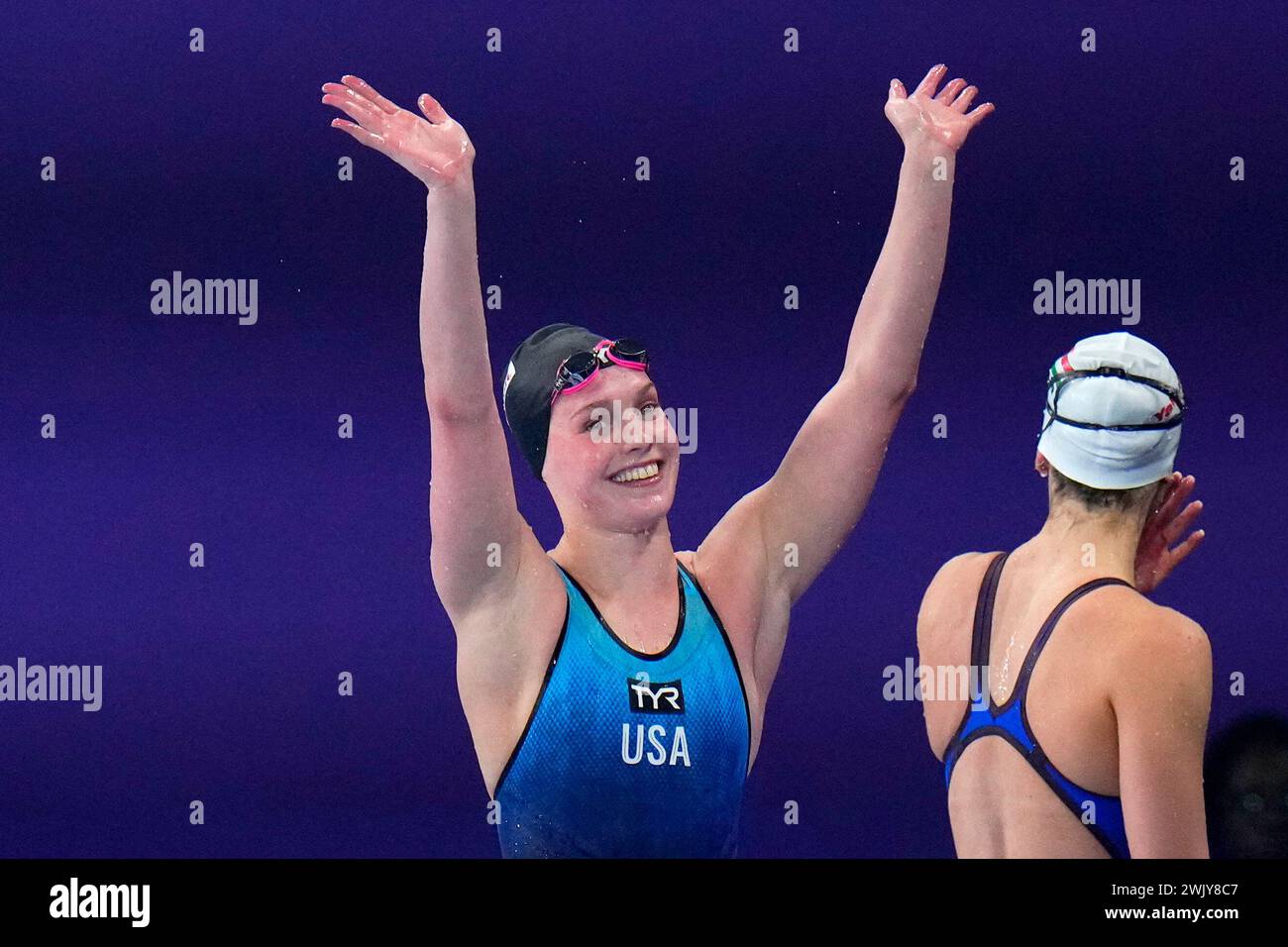 Claire Curzan of the United States celebrates after winning the women's ...
