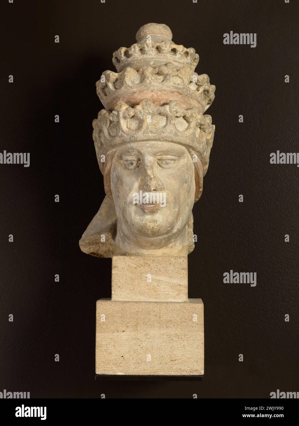 Pope's head crowned with a tiara (dummy title). rock. Carnavalet museum ...