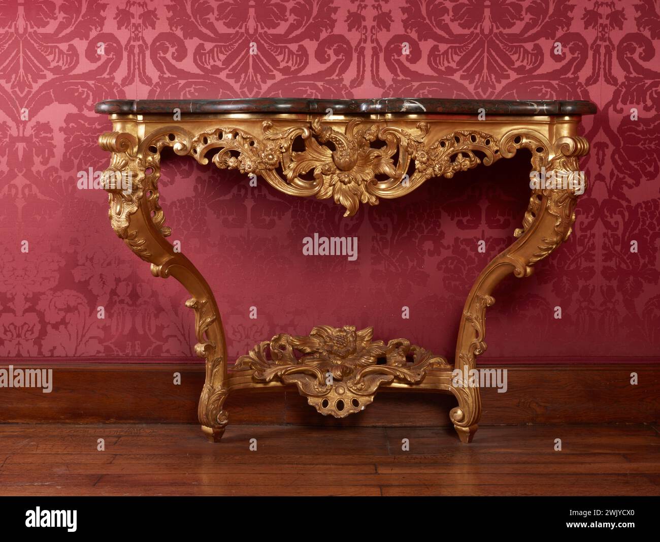 Rocaille console hi-res stock photography and images - Alamy