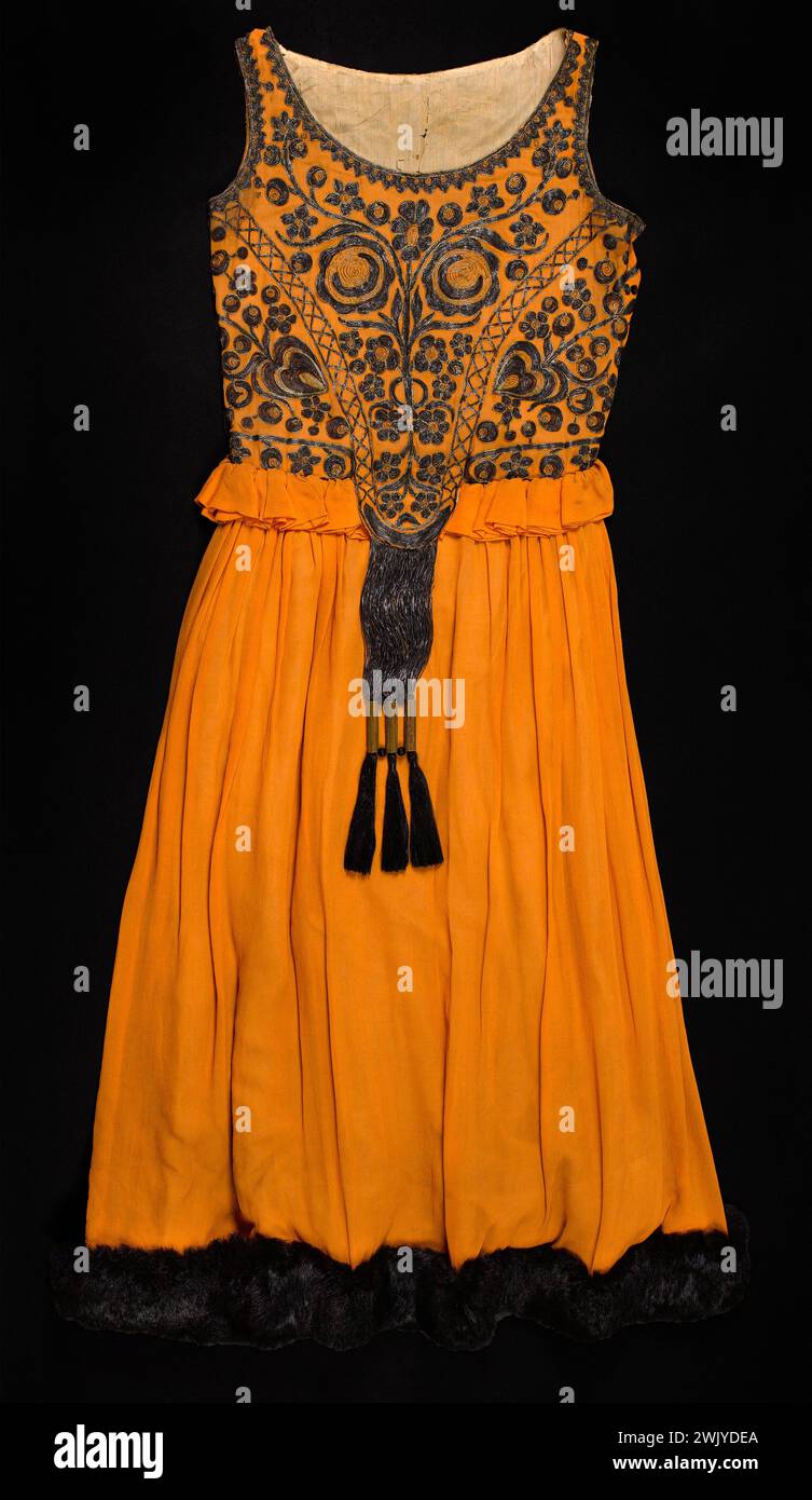 Paul Poiret (1879-1944). Dress. "Toledo" dress ". Yellow silk pancake ...