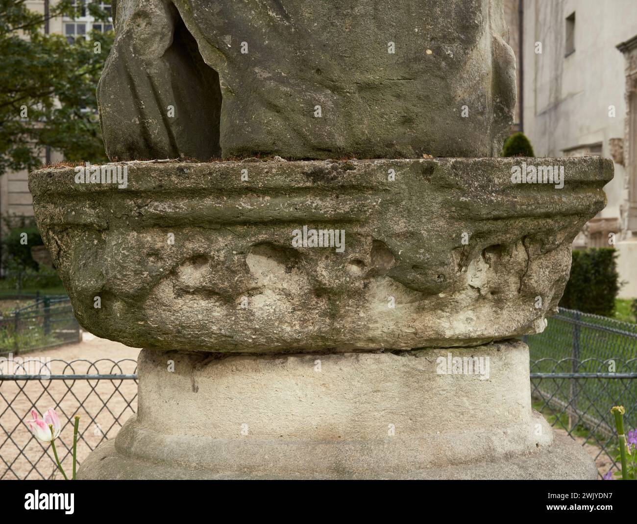 Anonymous, octagonal marquee from the old Saint-Hippolyte church ...