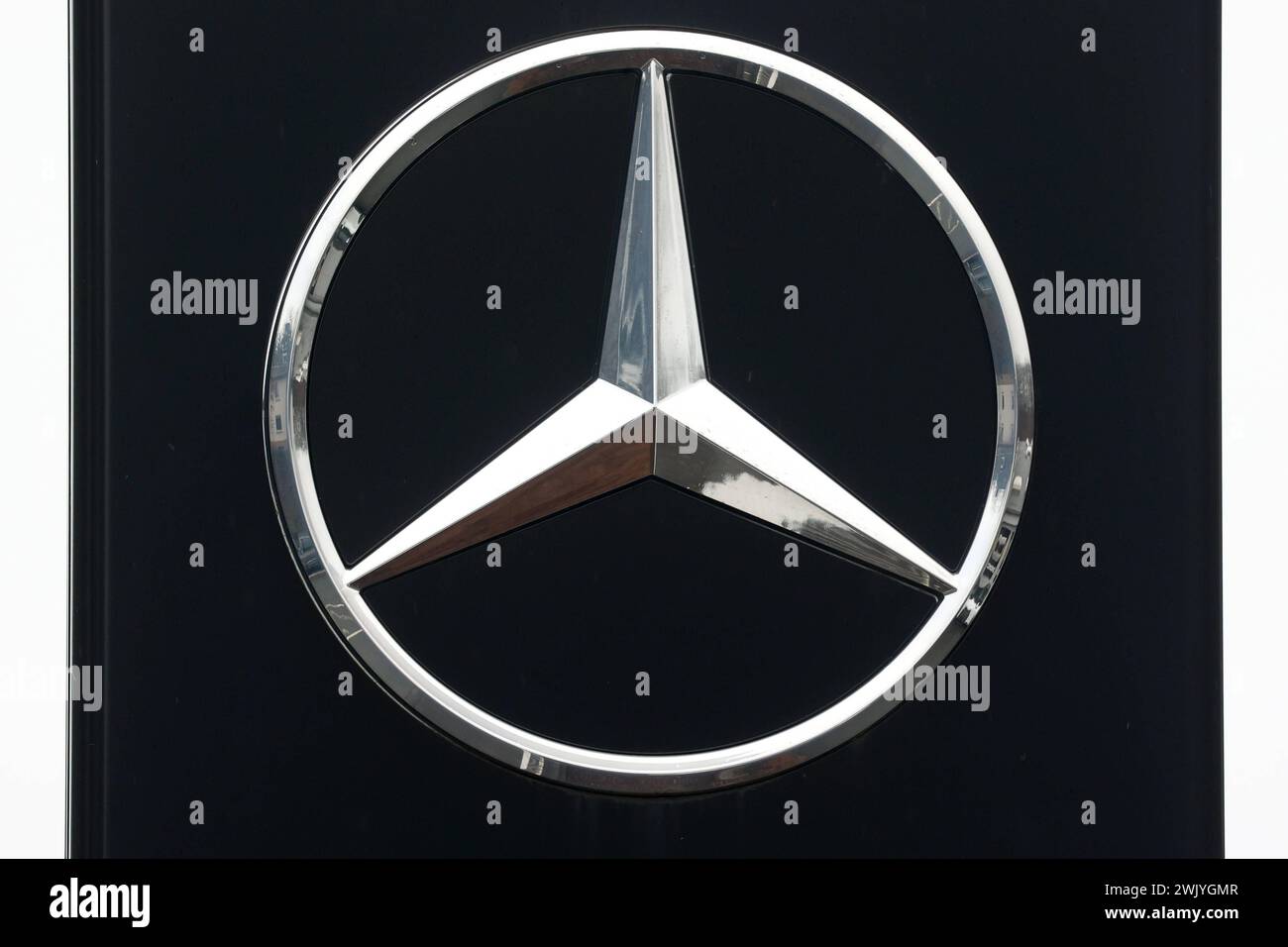 Mercedes Benz Stern Logo