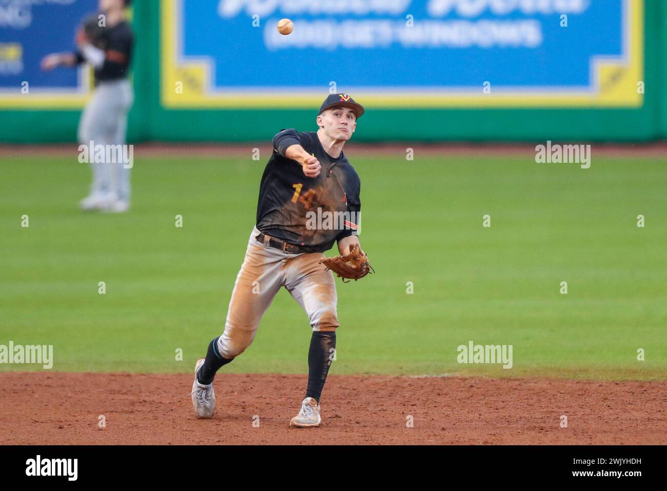 Baton Rouge, LA, USA. 16th Feb, 2024. VMI's Ty Swaim (14) makes a throw ...