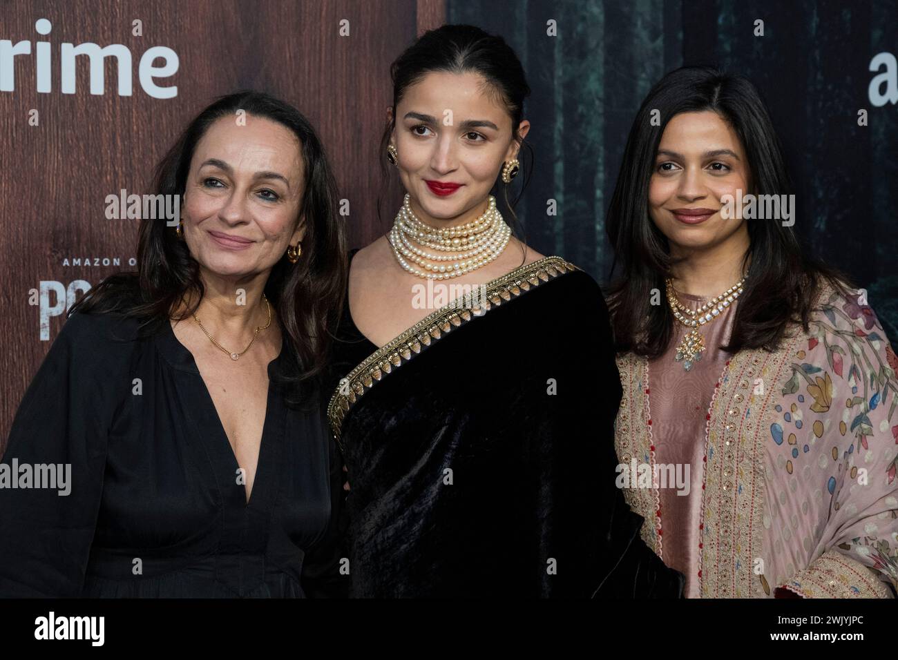 240 red carpet hi-res stock photography and images - Alamy