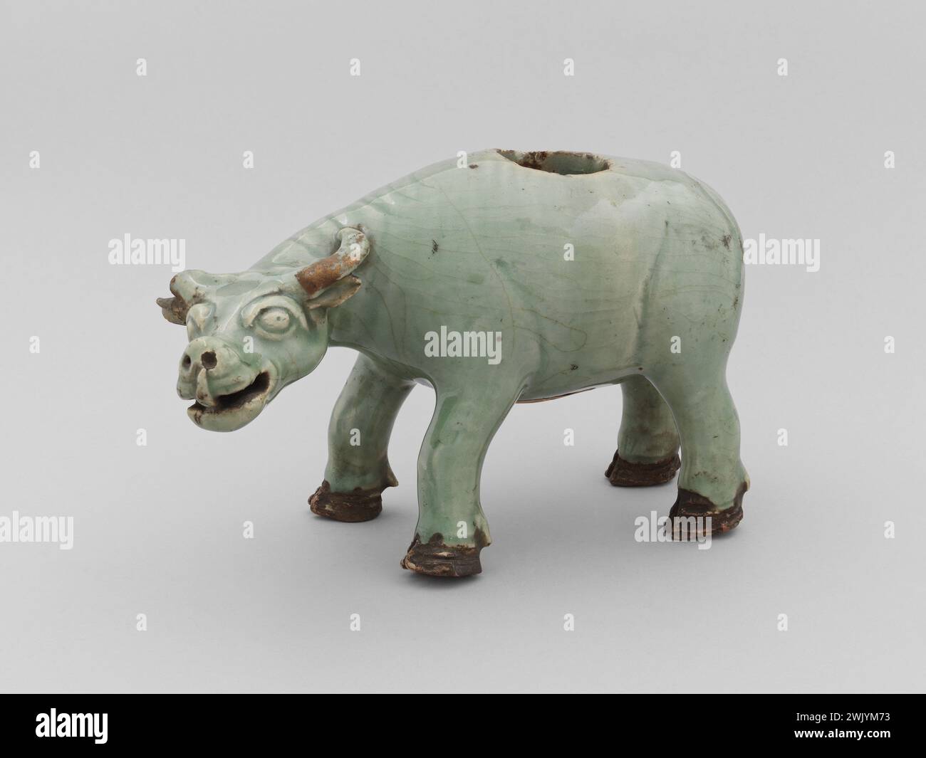 Burnt-Parfum (common name). Sandstone, molding, celadon. Cernuschi ...