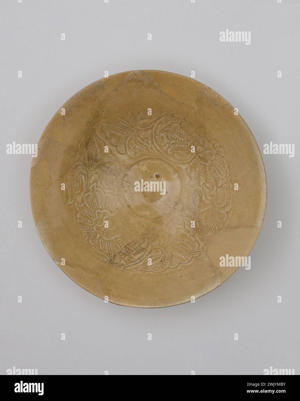 Anonymous Cup (usual name), 1200. Céladon covered sandstone. Gray paste ...