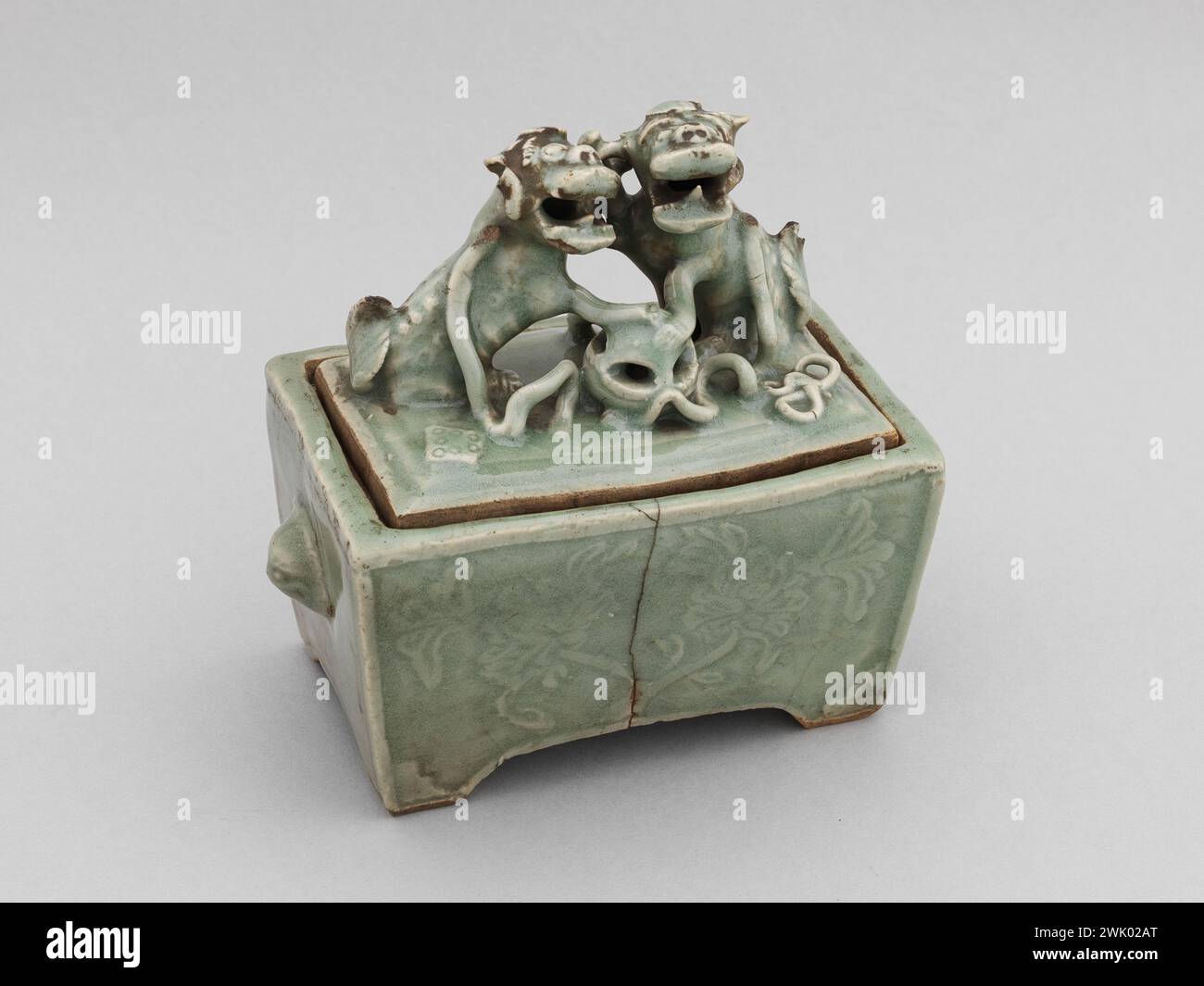 Burnt-Parfum (common name). Sandstone, molding, celadon. Cernuschi ...