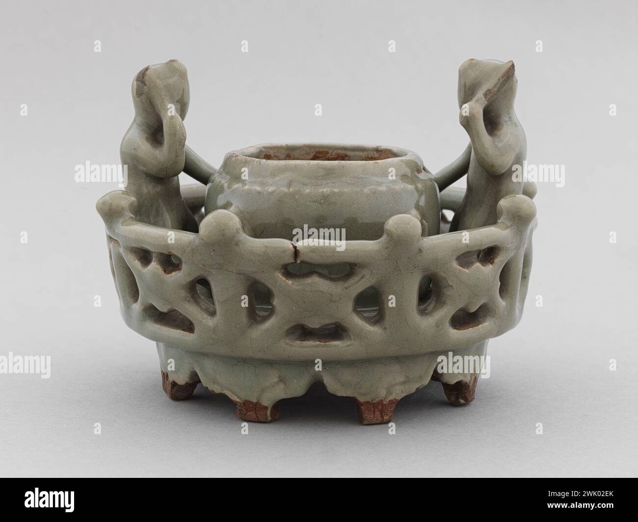 Burnt-Parfum (common name). Sandstone, molding, celadon. Cernuschi ...