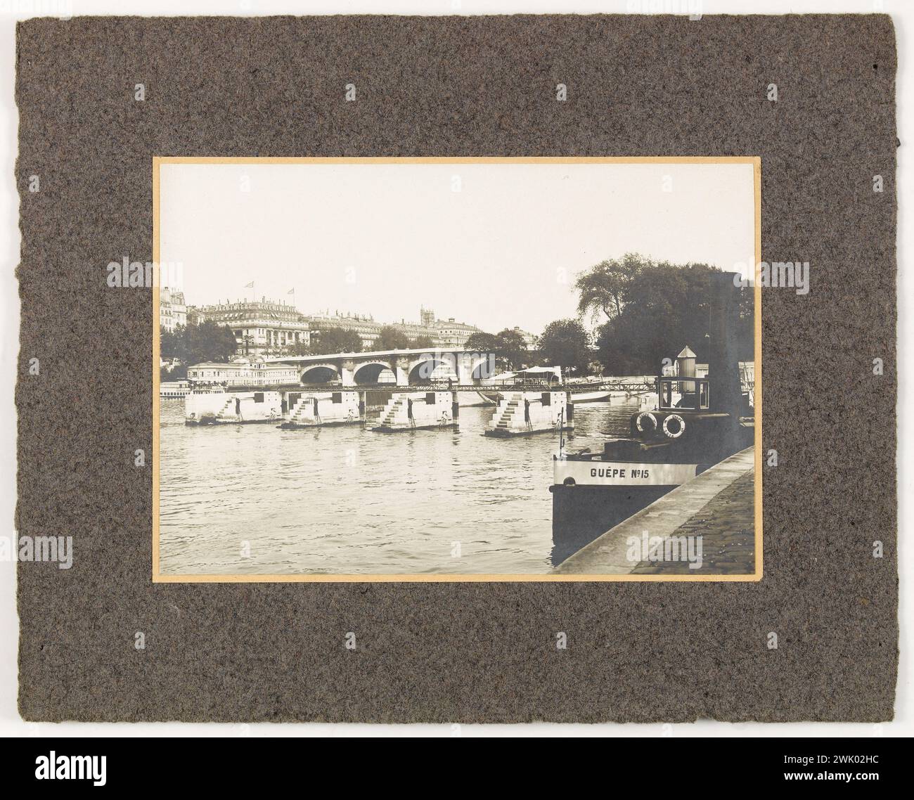 Downstanding View of the Pont Neuf, Quai de Conti. Paris (6th arr ...