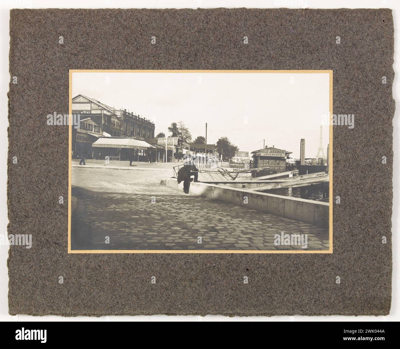 Fisherman on the bridge of the day, Quai d'Auteuil. Paris (16th arr ...