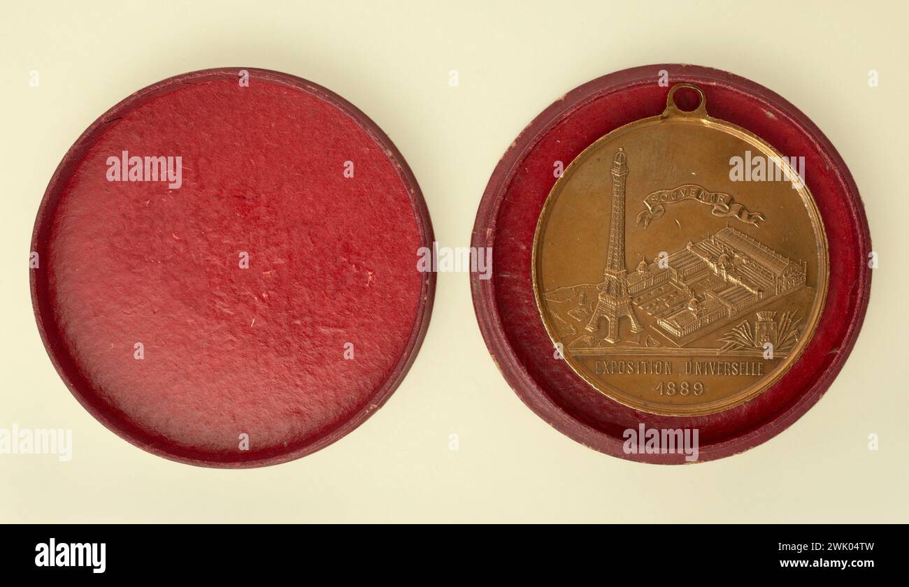 Inauguration medal of the Universal Exhibition of 1889 and its box ...
