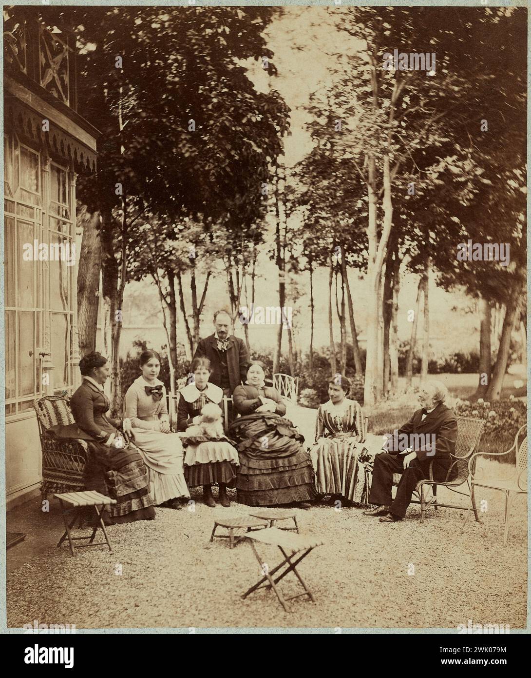 Anonymous, Group photography (Epinay): Mr & Mme Charles Buloz, Noémi ...